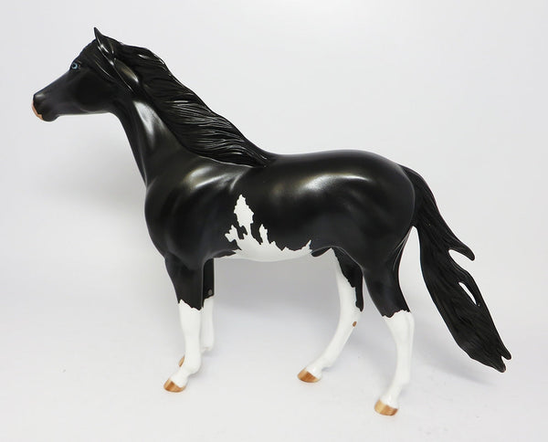 ALAMO-LE-6 BLACK PAINT MUSTANG MODEL HORSE EQ 2017 - Stone Horses