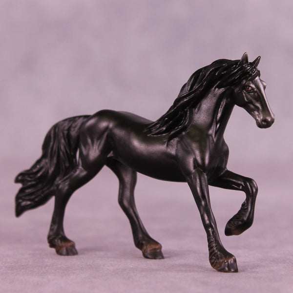Antigonus LE-5 Chip Friesian by Ellen Robbins - Stone Horses