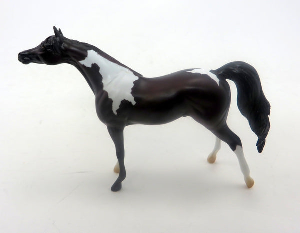 ALARIC-BAY PAINT ARABIAN-CHIPS-LE-8 The Little Horse Show - Stone Horses