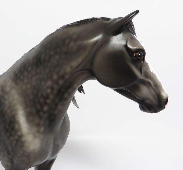 STERLING GREY-OOAK DAPPLED GREY PINTO SPANISH MUSTANG MODEL HORSE W/ C ...