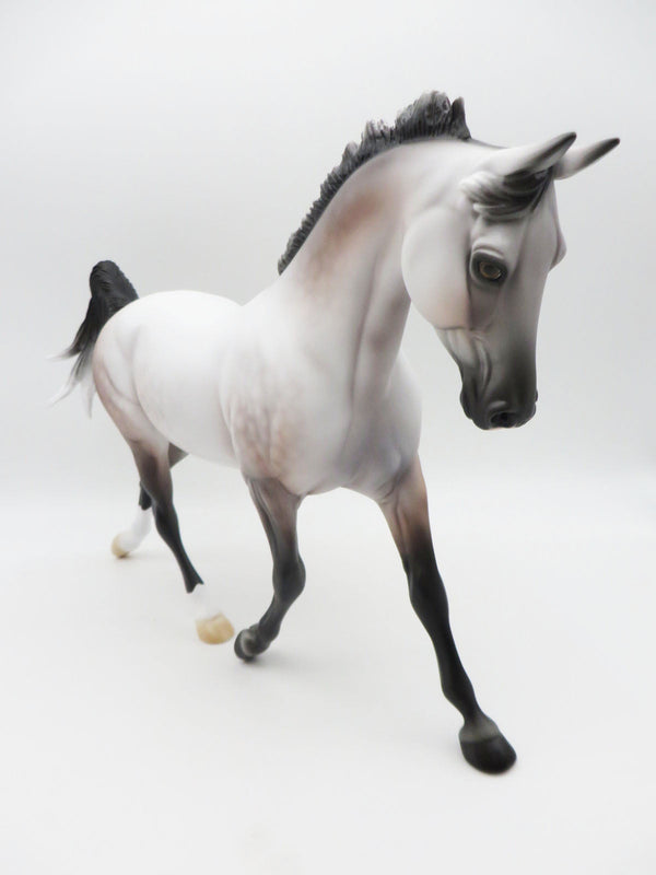 Clickbait - LE 20 Dapple Bay Going Grey/Rose Grey Palouse By Ellen Rob ...