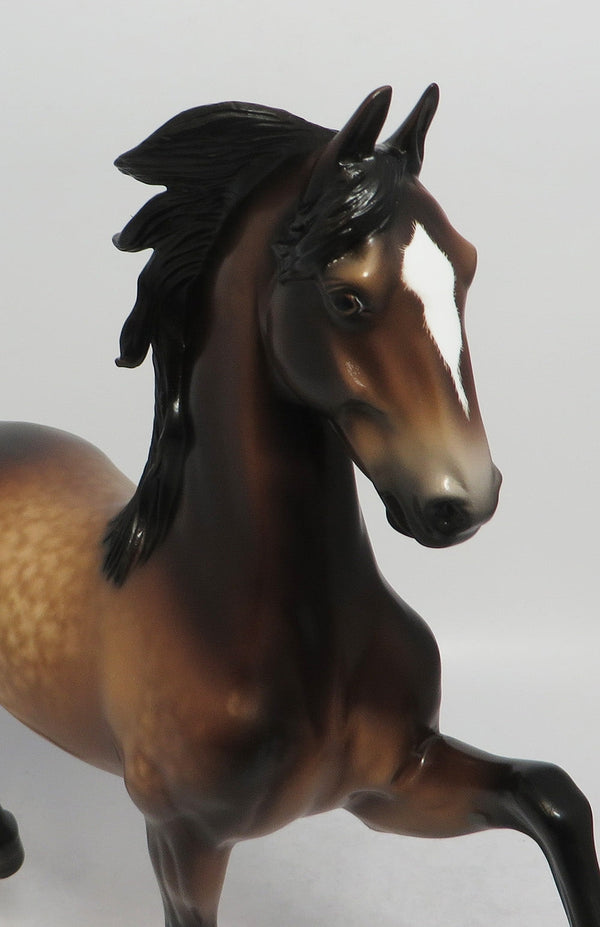 BAUM KUCHEN-OOAK SOOTY GOLDEN BAY SADDLEBRED MODEL HORSE BY SHERYL ...