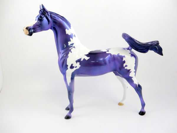AMETHYSY ARABIAN MODEL HORSE EQ 19 - Stone Horses